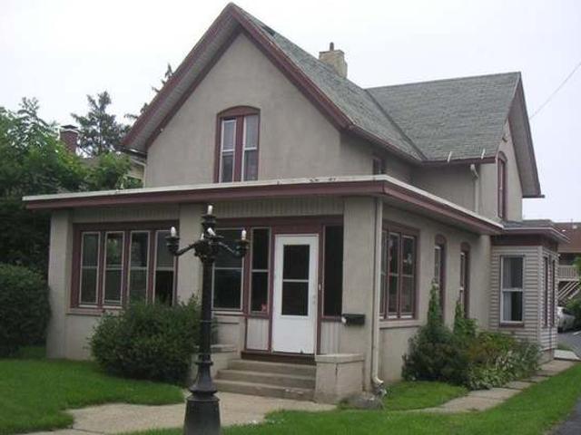 3 BR, 2 BA Apartment 119 N Longwood St, Rockford, IL 61107
