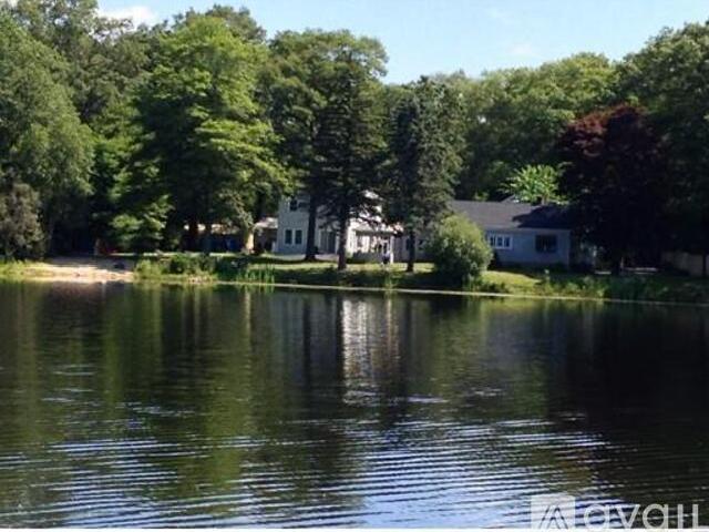 3 BR, 2 BA Apartment 11 Elderberry Dr, Easton, MA 02356