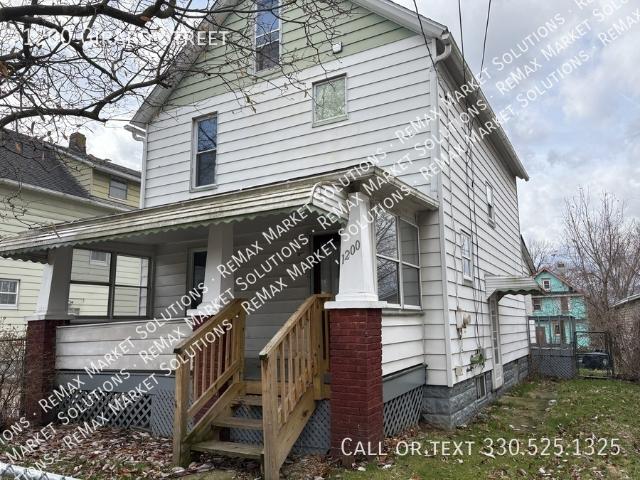 3 BR, 2 BA Apartment 1200 Girard Street, Akron, OH 44301