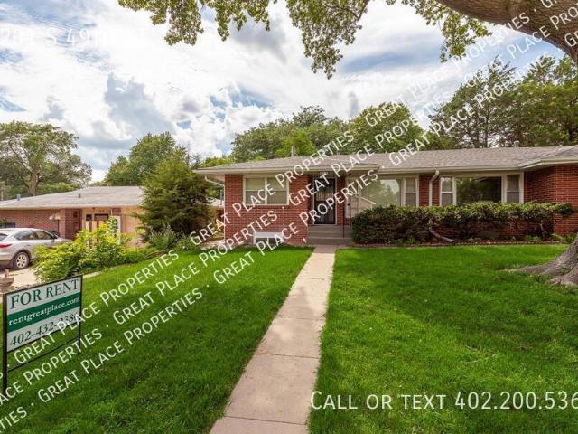 3 BR, 2 BA Apartment 1201 S 49th ST, Lincoln, NE 68510