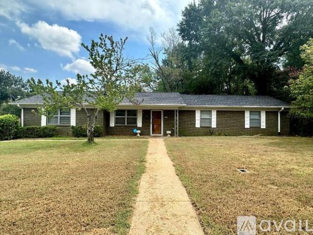 3 BR, 2 BA Apartment 1204 Blueridge Parkway, Longview, TX 75605