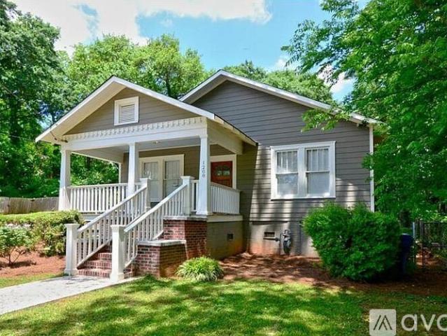 3 BR, 2 BA Apartment 1208 Arkwright Pl SE, Atlanta, GA 30317