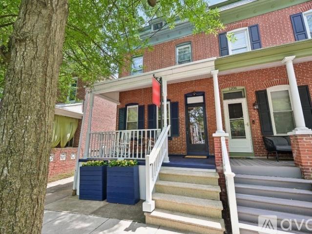 3 BR, 2 BA Apartment 1208 North Dupont Street, Wilmington, DE 19806