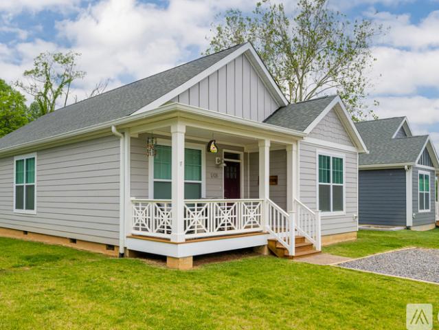 3 BR, 2 BA Apartment 1208 Seven Sisters Rd, Black Mountain, NC 28711