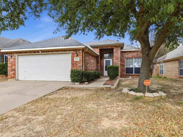 3 BR, 2 BA Apartment 1209 Brownford Drive, Fort Worth, TX 76028