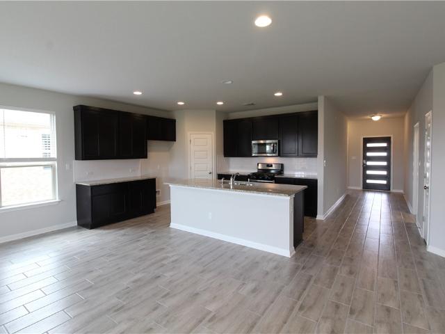 3 BR, 2 BA Apartment 120 Peruvian Ln, Georgetown, TX 78626