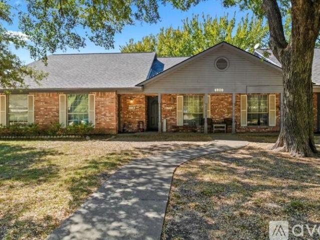 3 BR, 2 BA Apartment 120 South Mc Kown Avenue, Unit B, Sherman, TX 75092
