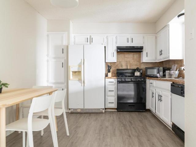 3 BR, 2 BA Apartment 1212 Bonnie Brae Street, Austin, TX 78753