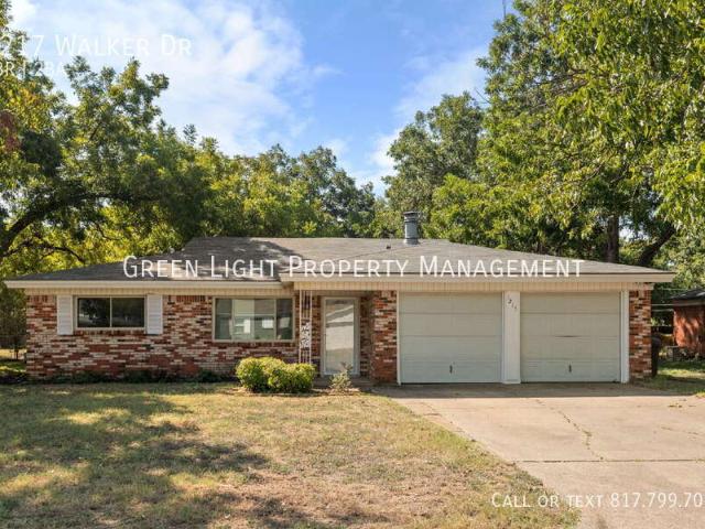 3 BR, 2 BA Apartment 1217 Walker Dr, Hurst, TX 76053