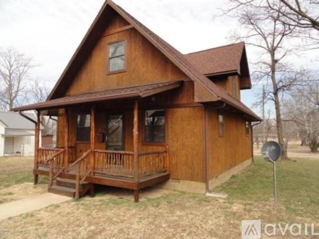 3 BR, 2 BA Apartment 1219 East Hill Street, Joplin, MO 64801