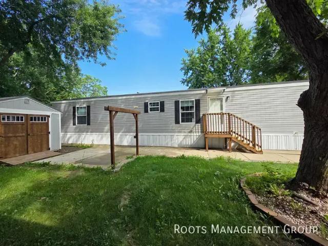 3 BR, 2 BA Apartment 121 Vermillion Est, Pontiac, IL 61764