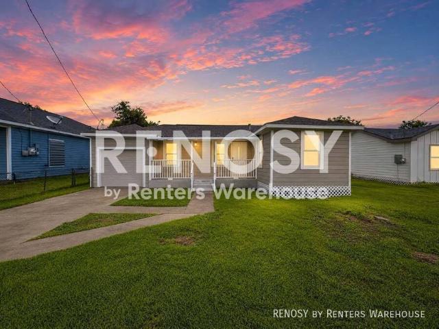 3 BR, 2 BA Apartment 121 Lake Road, La Marque, TX 77568