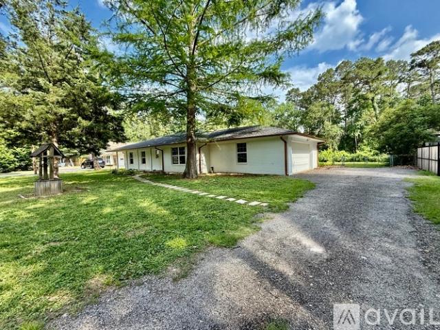 3 BR, 2 BA Apartment 121 Magnolia Lane, Conroe, TX 77304