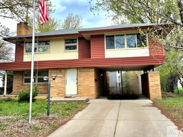 3 BR, 2 BA Apartment 1220 10th Ave N, Unit Upper Level #1, St. Cloud, MN 56303
