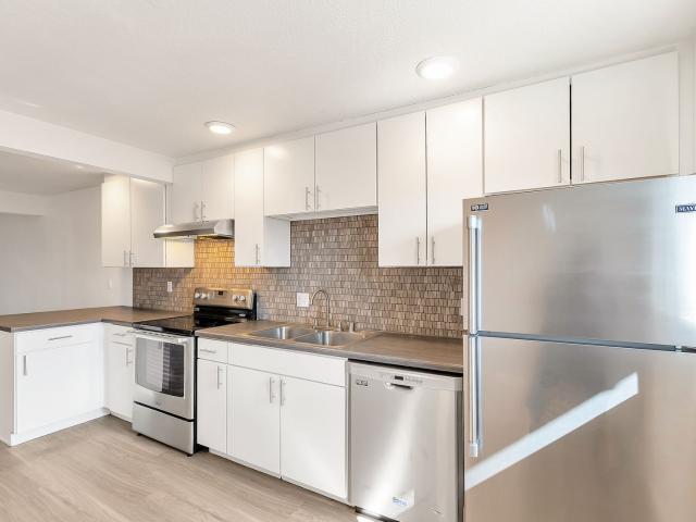 3 BR, 2 BA Apartment 1220 Wadsworth Boulevard, Lakewood, CO 80214