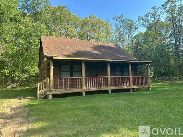 3 BR, 2 BA Apartment 1221 South Road, South Kingstown, RI 02879