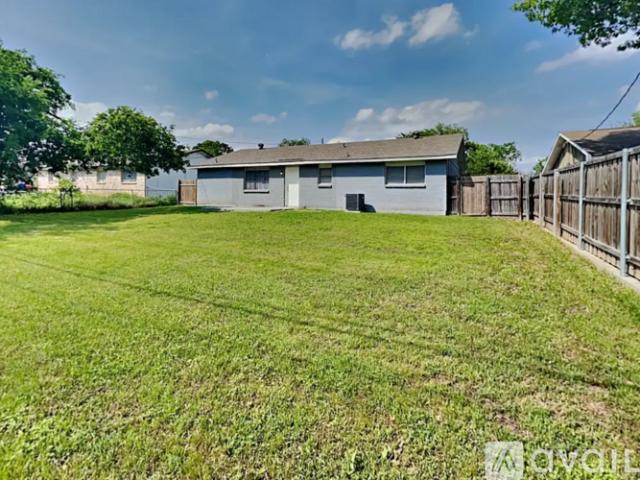 3 BR, 2 BA Apartment 1222 Cooper, Cedar Hill, TX 75104