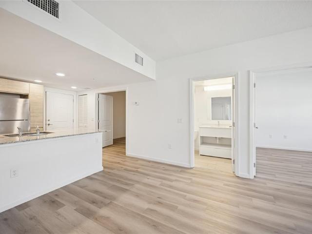 3 BR, 2 BA Apartment 1230 Southstation, Orlando, FL 32809