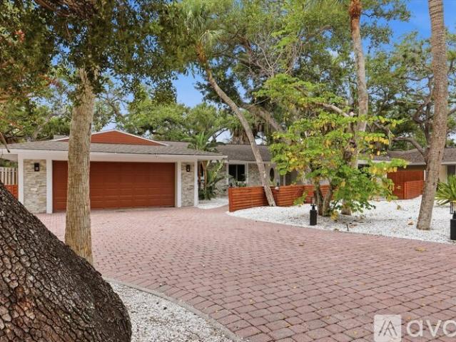 3 BR, 2 BA Apartment 1232 Northport Drive, Siesta Key, FL 34242