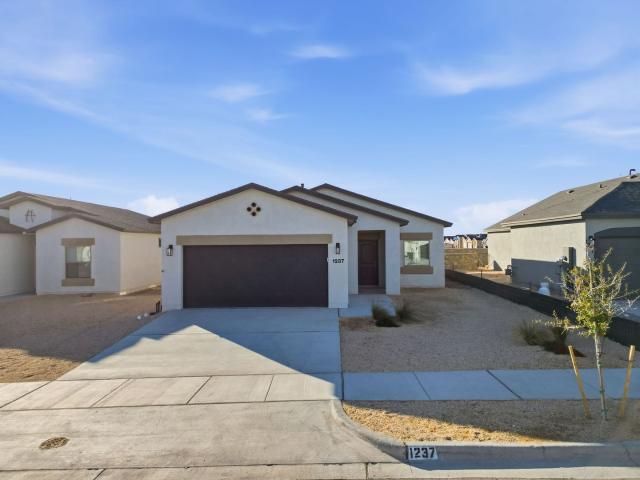 3 BR, 2 BA Apartment 1237 Irish Summer, El Paso, TX 79928