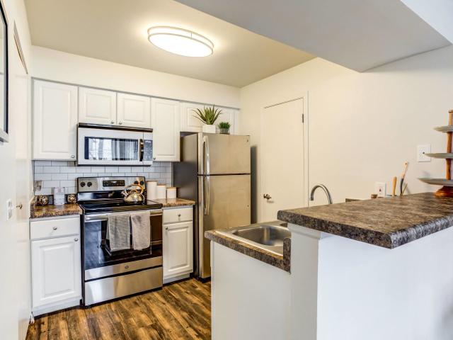 3 BR, 2 BA Apartment 1245 Fordham Drive Unit 52 304, Glendale Heights, IL 60139