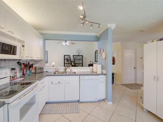 3 BR, 2 BA Apartment 1248 West Lakes Drive, Deerfield Beach, FL 33064