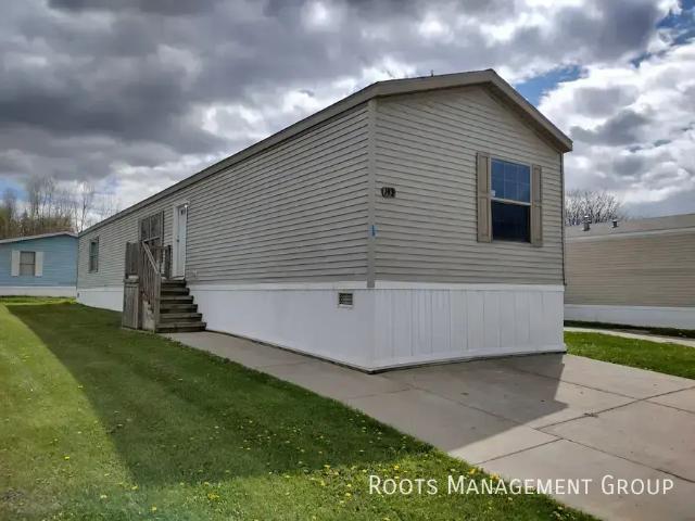 3 BR, 2 BA Apartment 124 Cherry Hill Dr Flint, MI 48504