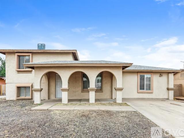 3 BR, 2 BA Apartment 12623 N 37th Dr, Phoenix, AZ 85029