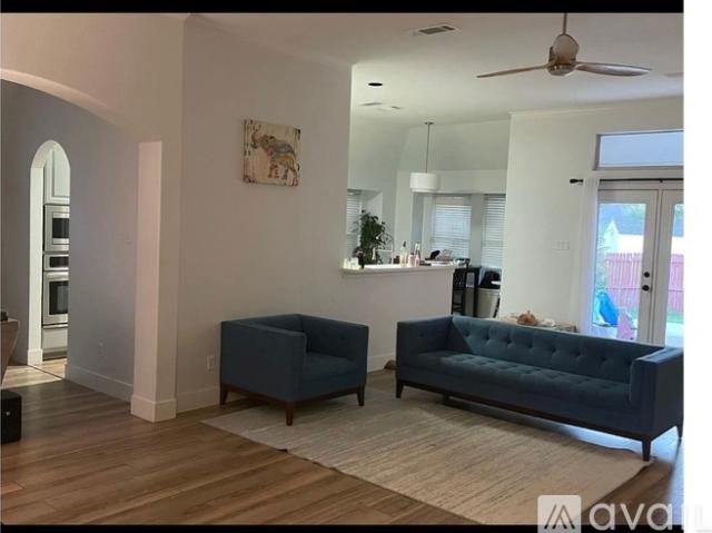 3 BR, 2 BA Apartment 12812 Peach Tree Way, Euless, TX 76040