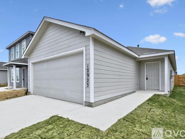 3 BR, 2 BA Apartment 12923 Blue Hole, Saint Hedwig, TX 78152