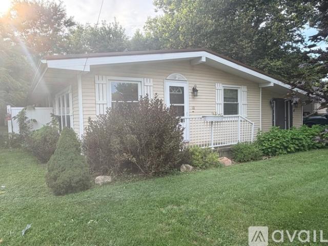 3 BR, 2 BA Apartment 12 Heiser Dr, Fisher, IL 61843