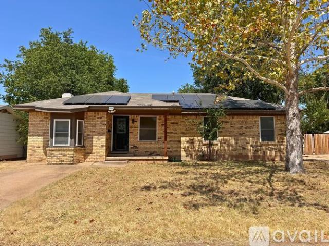3 BR, 2 BA Apartment 1300 Montgomery St, Wichita Falls, TX 76302