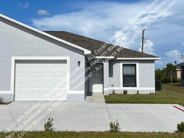 3 BR, 2 BA Apartment 1309 SE 8th Place, Cape Coral, FL 33990