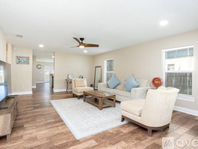 3 BR, 2 BA Apartment 1313 East Cayuga Street, Tampa, FL 33603