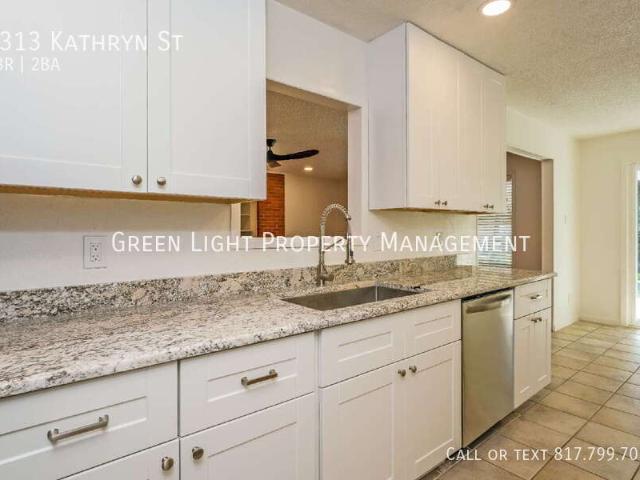 3 BR, 2 BA Apartment 1313 Kathryn St, Hurst, TX 76053