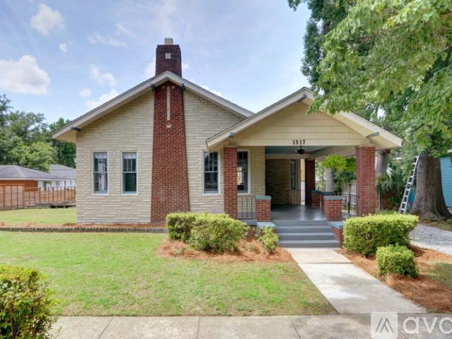 3 BR, 2 BA Apartment 1317 Seiler Ave, Savannah, GA 31404