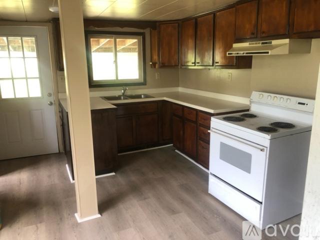 3 BR, 2 BA Apartment 131 S Market St, Unit 131 133, Elysburg, PA 17824