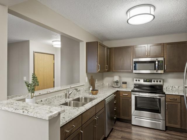 3 BR, 2 BA Apartment 13301 Maple Knoll Way Unit 0910, Osseo, MN 55369