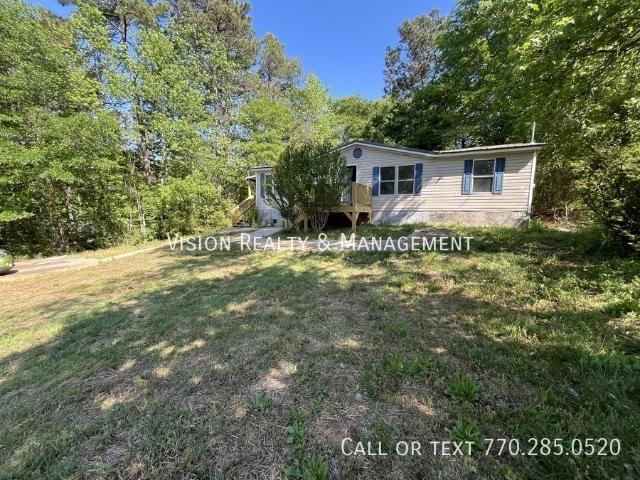 3 BR, 2 BA Apartment 137 Park West Ct, Carrollton, GA 30117