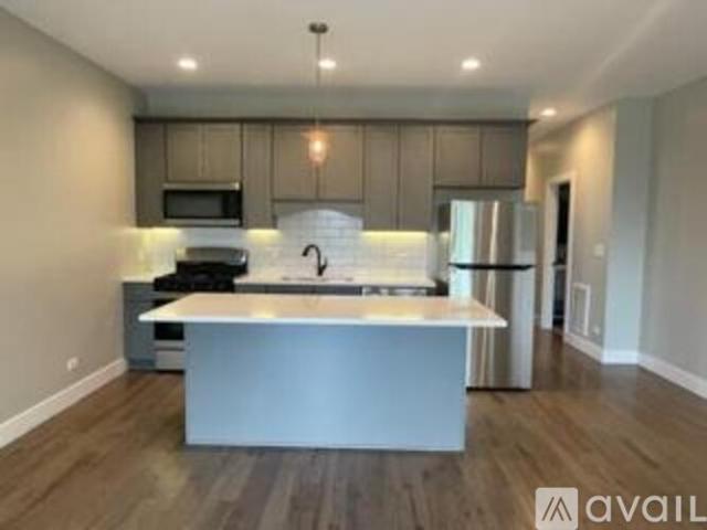 3 BR, 2 BA Apartment 1347 W 47th St, Unit 2E, Chicago, IL 60609