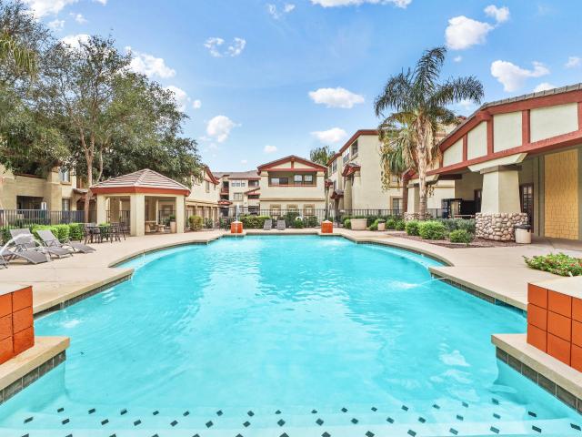 3 BR, 2 BA Apartment 1350 West Van Buren Street Unit 3032, Phoenix, AZ 85007