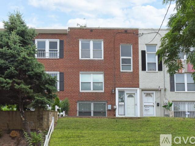 3 BR, 2 BA Apartment 1351 Morris Road Southeast, Unit Upstairs, Washington, DC 20020