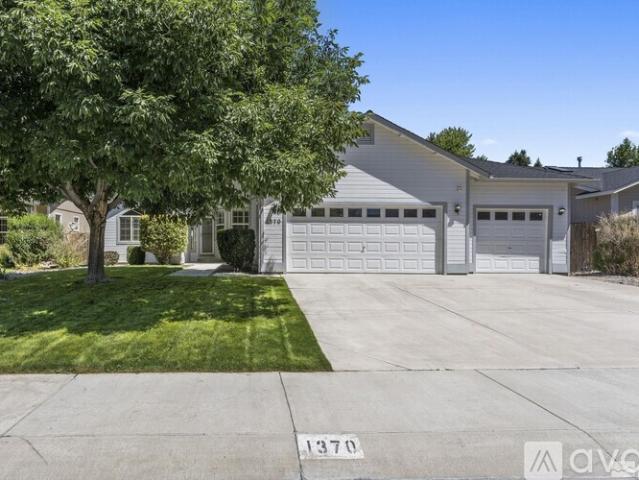 3 BR, 2 BA Apartment 1370 Chichester Dr, Gardnerville, NV 89410