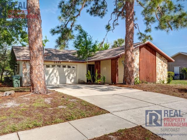 3 BR, 2 BA Apartment 1370 Palmwood Dr, Sarasota, FL 34232