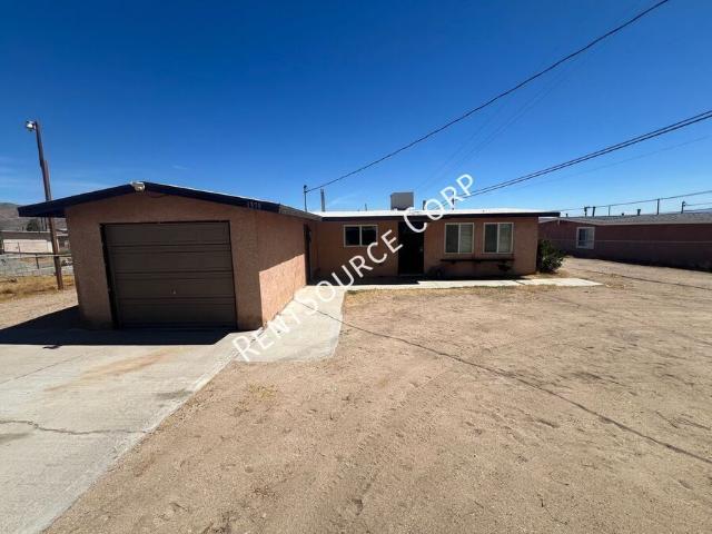 3 BR, 2 BA Apartment 1379 Riverside Dr, Barstow, CA 92311