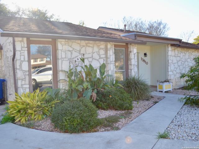 3 BR, 2 BA Apartment 13810 Crested Pt, San Antonio, TX 78217