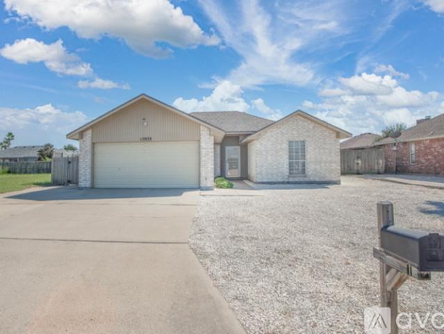 3 BR, 2 BA Apartment 13933 Jacktar St, Corpus Christi, TX 78418