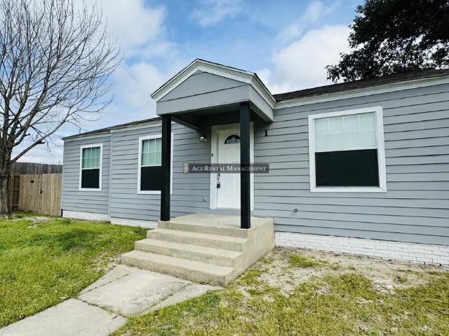3 BR, 2 BA Apartment 1 Lutcher Circle A, Orange, TX 77630