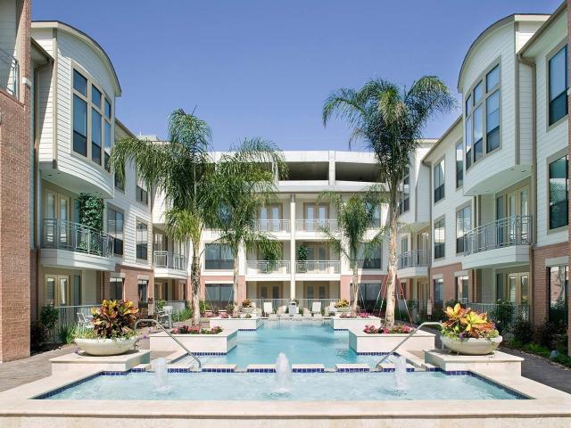3 BR, 2 BA Apartment 2401 S Gessner Rd Unit 326, Houston, TX 77063