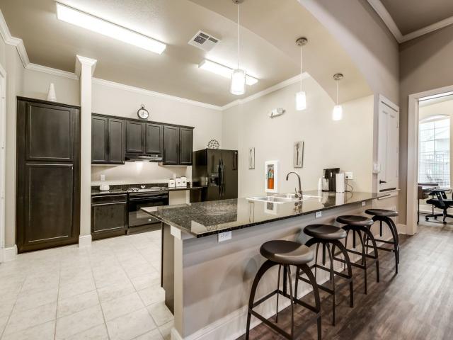 3 BR, 2 BA Apartment 2410 West Jack Finney Boulevard Unit 5202, Greenville, TX 75402